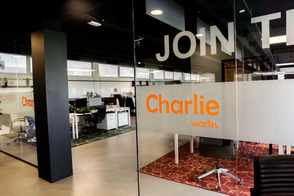 How Does Public Transport Work in the Netherlands? - Charlie works